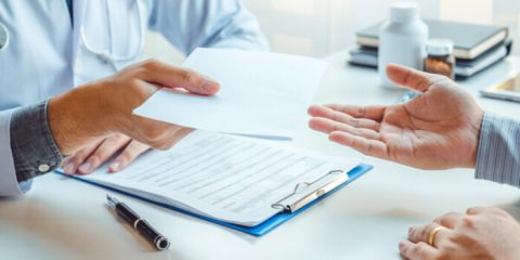 Atestado médico falso: o que fazer para identificar e evitar